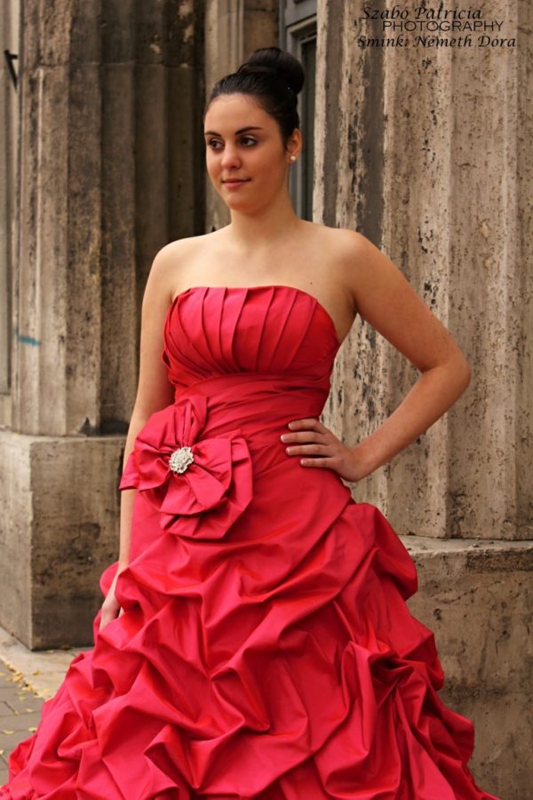 Alkalmi és koszorúslány ruhák – Sheron's Moon - esküvői ruhaszalon - Győr